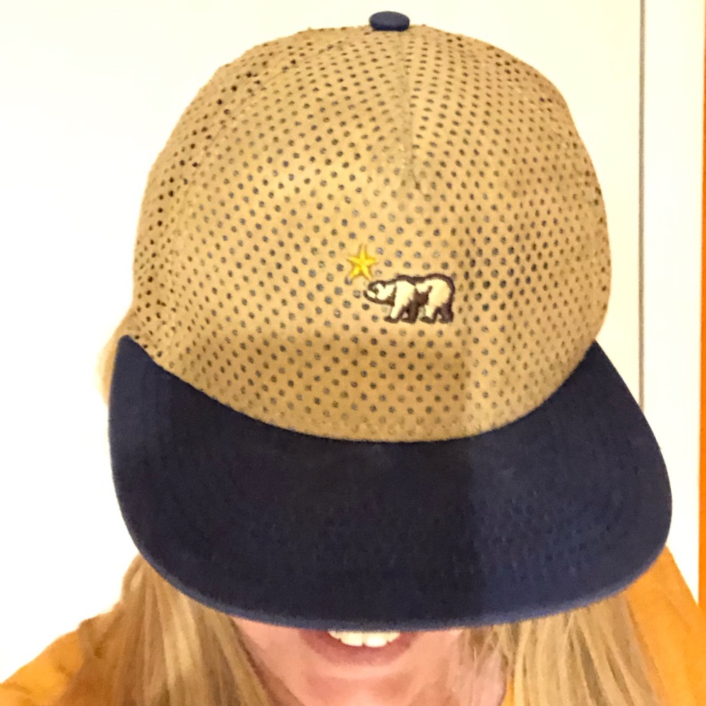 Official Crown Of Laurel Perforated Snapback Hat - Gem